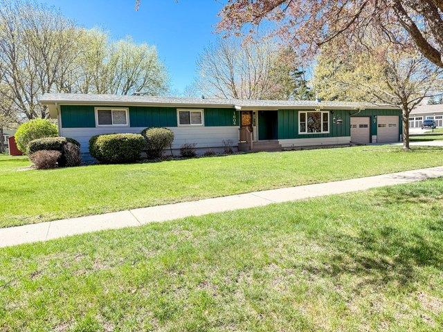 1604 Sioux Trl, Brookings, SD 57006