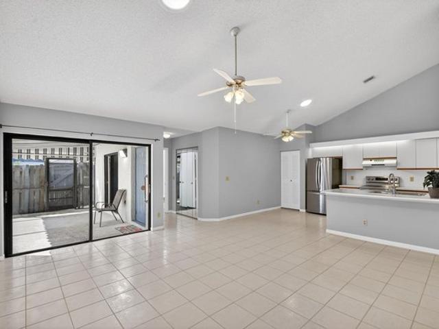 1604 Timberlane Cir, Greenacres, FL 33463