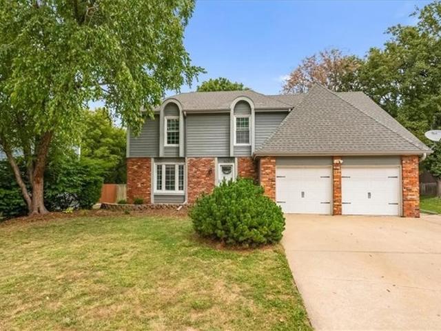 1604 W Cedar St, Olathe, KS 66061