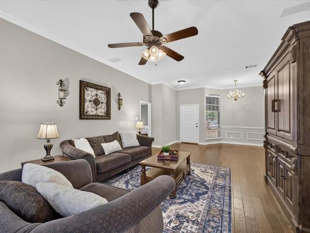 1604 Willow Lane