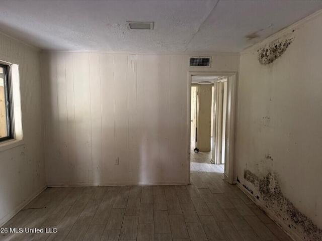 1604 Woody Drive