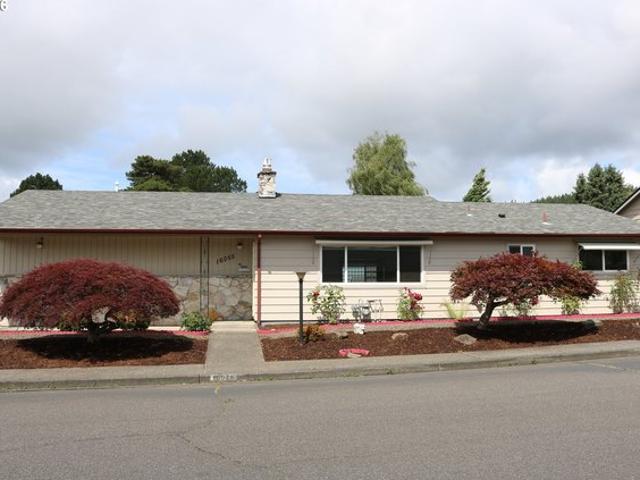 16055 SW Queen Victoria Pl, Portland, OR 97224
