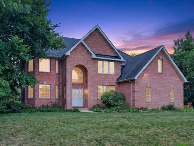1605 Myrtle Park St, Roselle, IL 60172