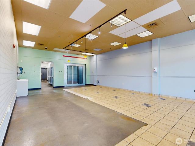 1605 Meadowbrook Boulevard