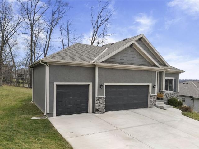 1605 NW 59 St, Kansas City, MO 64118 | MLS #2609 | Compass