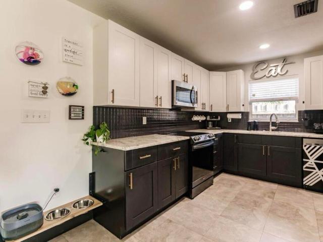 1605 N St, Lake Worth Beach, FL 33460 | MLS #R11161 | Compass