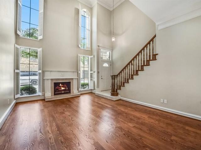 1605 Nantucket Dr Apt B, Houston, TX 77057