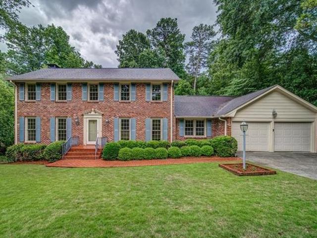 1605 Arnaud Ct, Dunwoody, GA 30338