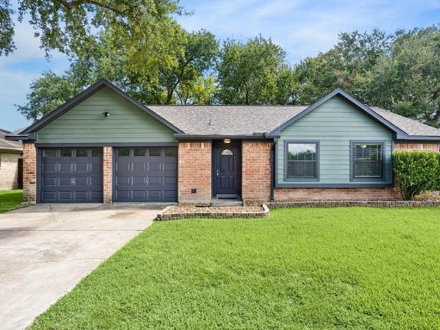 1605 Cypress Hollow St, Houston, TX 77581