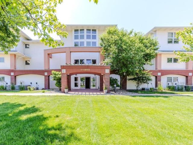 1605 Charlstrom Beach Rd # 103, Okoboji, IA 51355