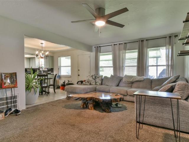 1605 Corbin Circle