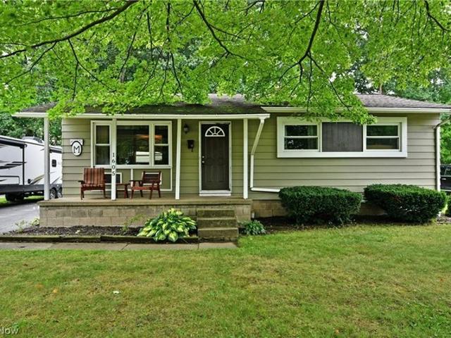 1605 Difford Dr, Niles, OH 44446