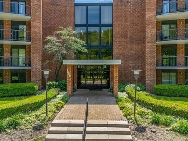 1605 E Central Rd Unit 301A, Arlington Heights, IL 60005