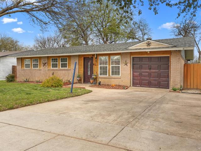 1605 E Lovers Lane