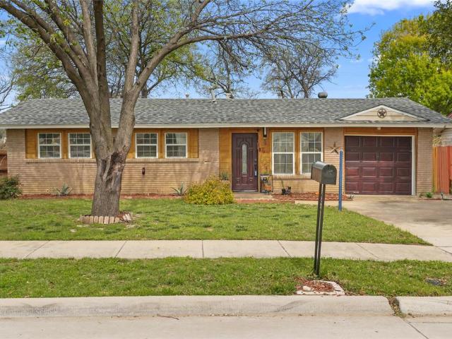 1605 E Lovers Ln, Arlington, TX 76010 | Compass