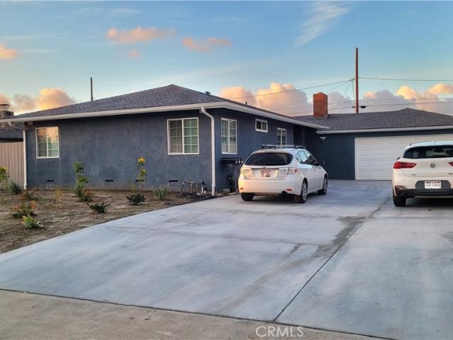 1605 E Santa Ana