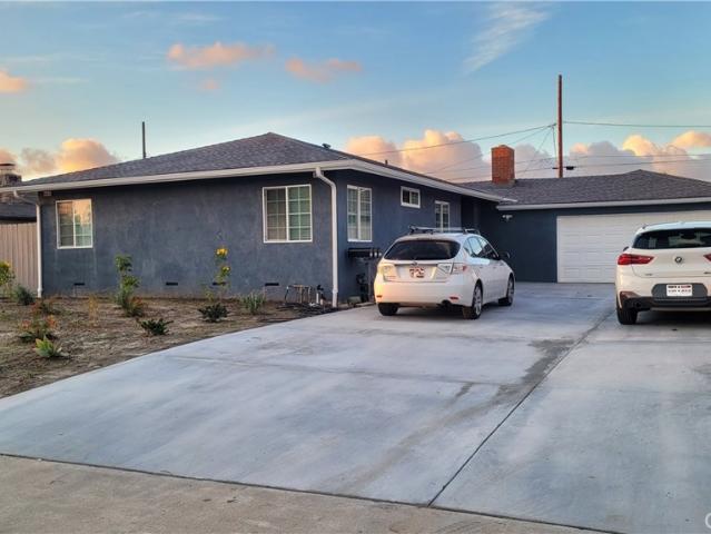 1605 E Santa Ana
