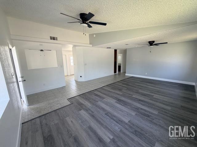 1605 Glacier Way