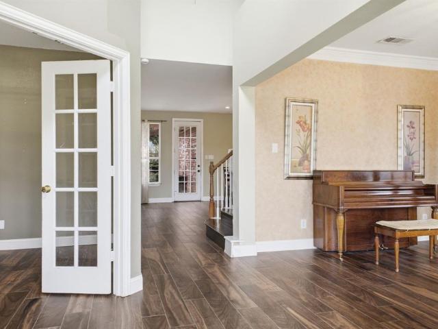 1605 Hawkins Court
