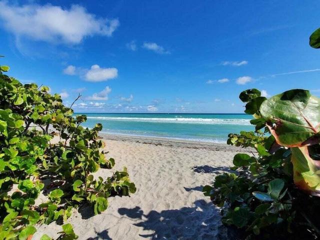 1605 Highway 1, Unit F203, Jupiter, FL 33477 | MLS #R11139