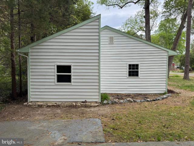 1605 Lakeview Dr, Colonial Beach, VA 22443 | MLS #VAWE2010