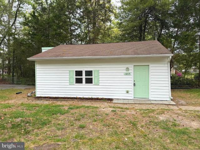 1605 Lakeview Drive