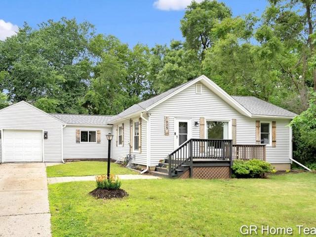 1605 Preston Ave NW, Grand Rapids, MI 49504