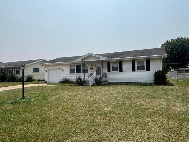 1605 Sunset Dr, Washington Court House, OH 43160
