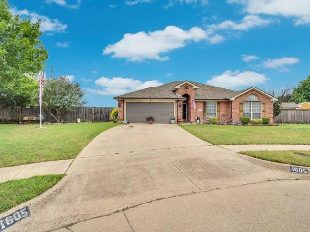 1605 S 3rd St, Midlothian, TX 76065