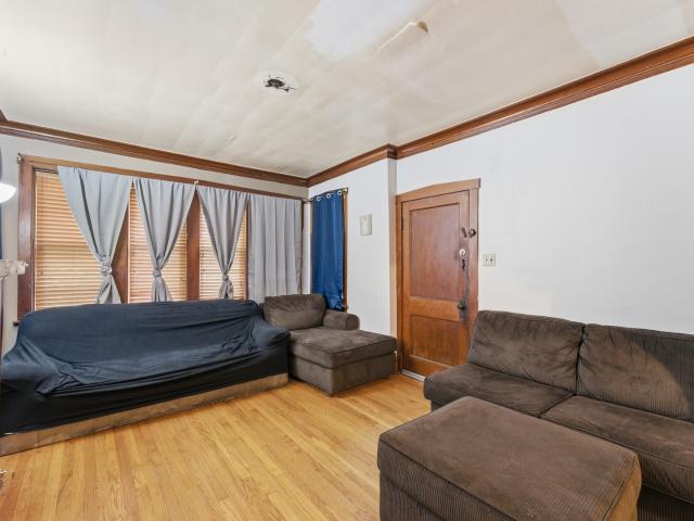 1605 S 49th Court