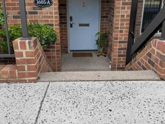 1605 S Hayes St Unit 1, Arlington, VA 22202