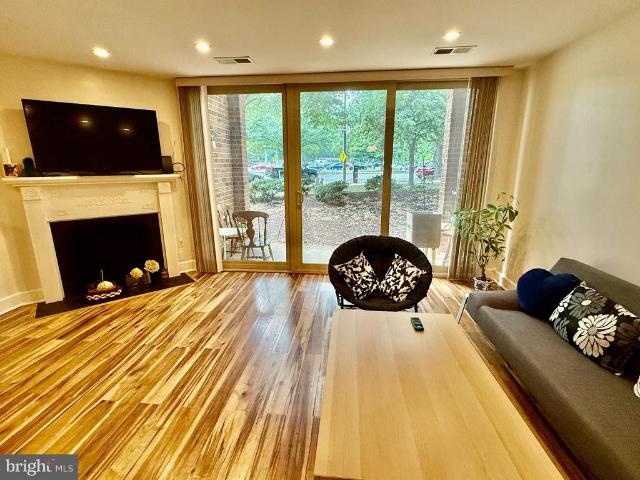 1605 S Hayes Street # 1
