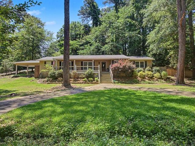 1605 Seminole Rd, Columbus, MS 39705