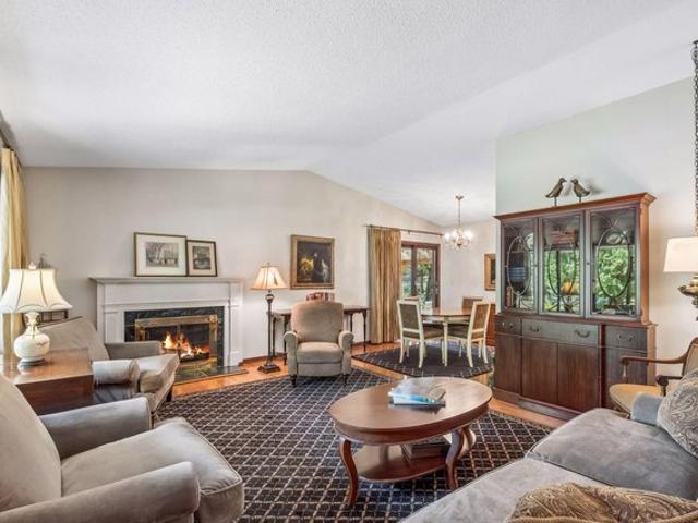 1605 W 132nd St, Burnsville, MN 55337