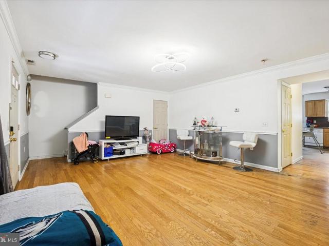 1605 W 7Th Street