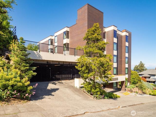 1605 5th Avenue N # 302