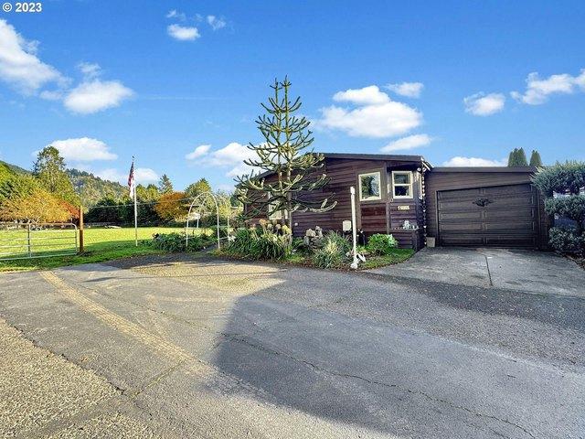 16063 Driftwood Ln Spc 10, Brookings, OR 97415
