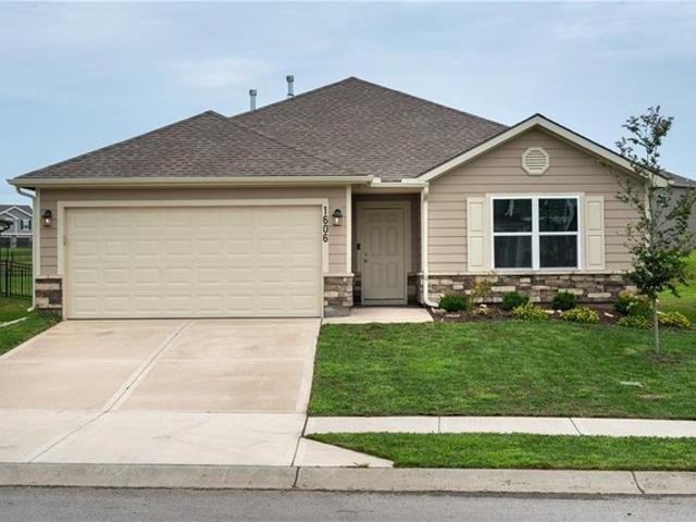 1606 Maci Dr, Belton, MO 64012