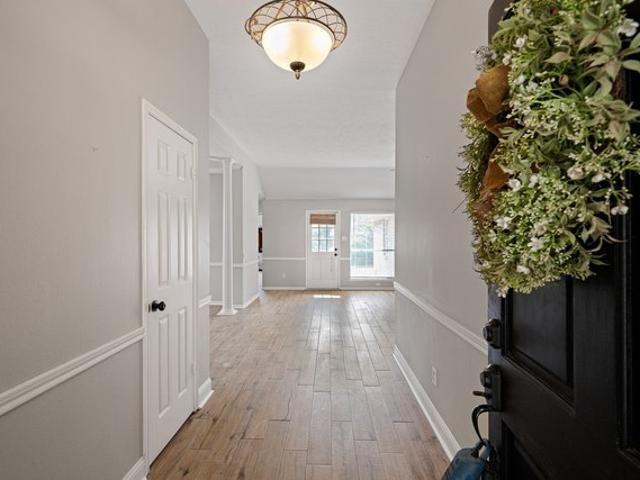 1606 Mabry Mill Rd, Houston, TX 77062
