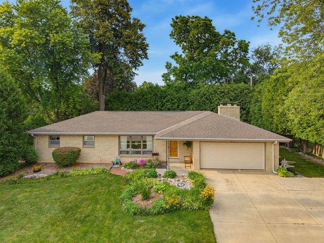 1606 N Pine St, Grafton, WI 53024
