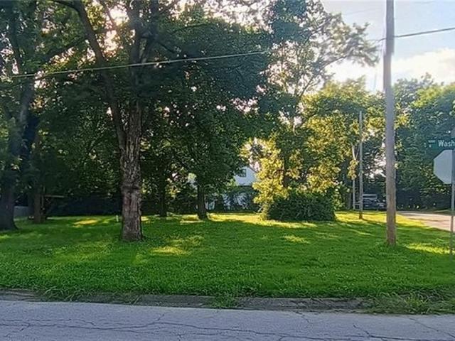 1606 N Washington St, Nevada, MO 64772