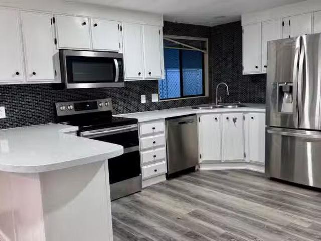 1606 E Michelle Dr #138, Phoenix, AZ 85022 MLS 6727318