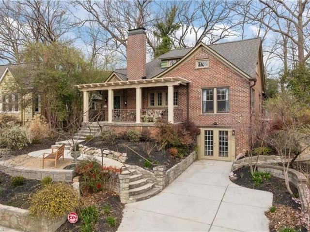 1606 End Pl W, Greensboro, NC 27403