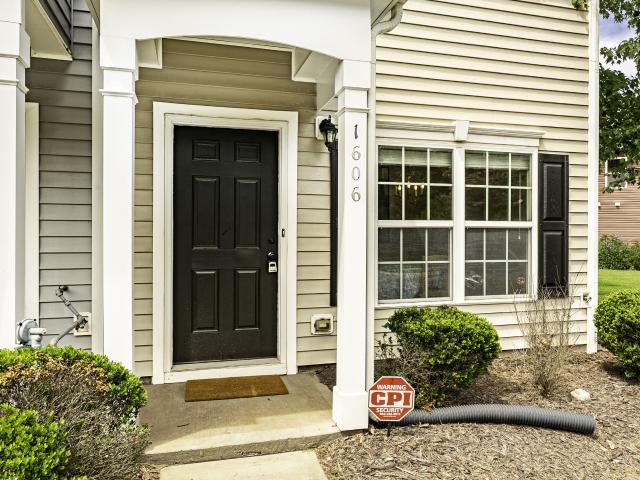 1606 Holly Grove Way