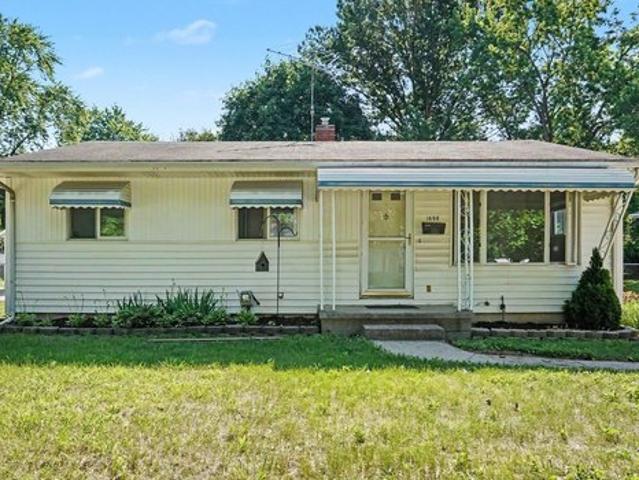 1606 Iowa St, Midland, MI 48642