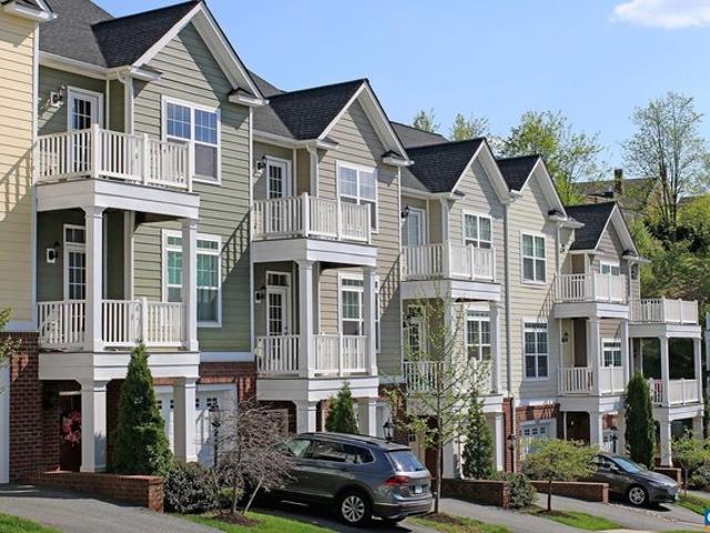 1606 Kempton Pl, Charlottesville, VA 22911