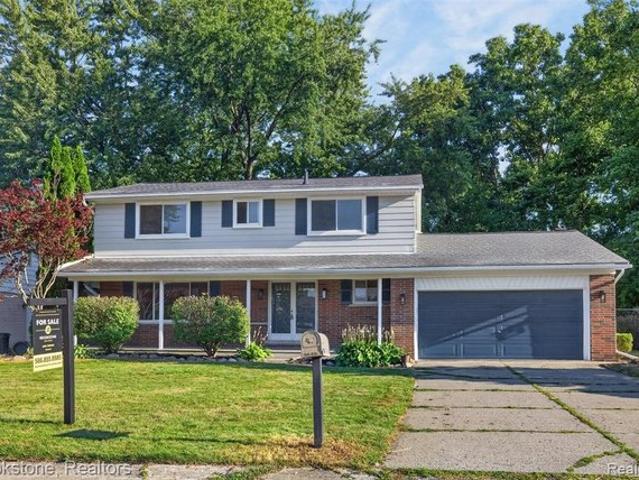 16072 Wrotham Ct, Clinton Township, MI 48038
