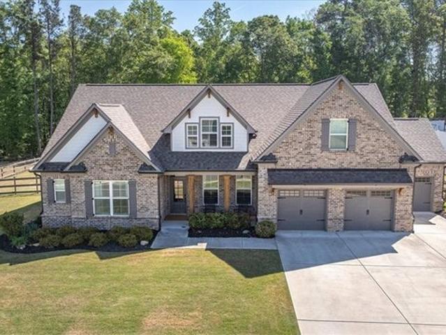 1607 Muscadine Dr, Hoschton, GA 30548