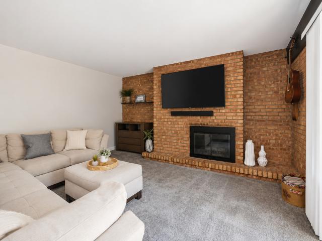 1607 Maple Terrace # 2C