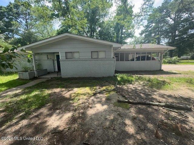 1607 Meadow Forest Dr, Jackson, MS 39212
